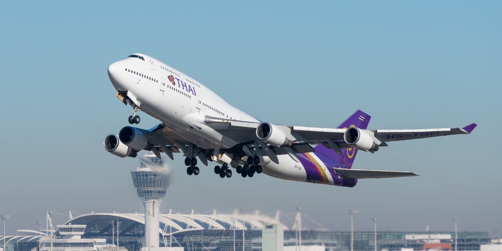 Discover the Iconic Boeing 747: How it Revolutionized Air Travel
